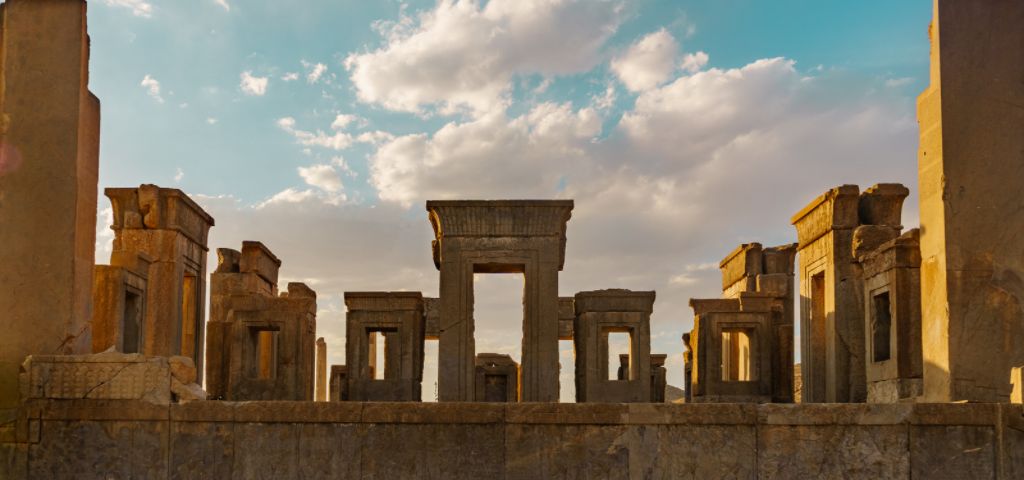 How to Learn Persian: Your Step-by-Step Guide from Basics to Fluency